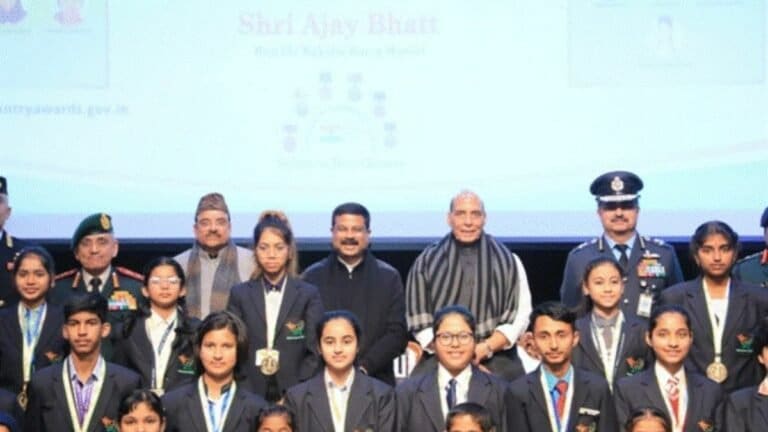 Shri Rajnath Singh along with Shri Dharmendra Pradhan felicitates Super ...