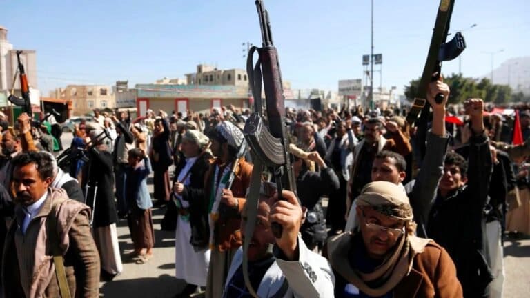 Houthi Rebels' Anti-Ship Missile Thwarted by U.S. Fighter Jet in Red ...
